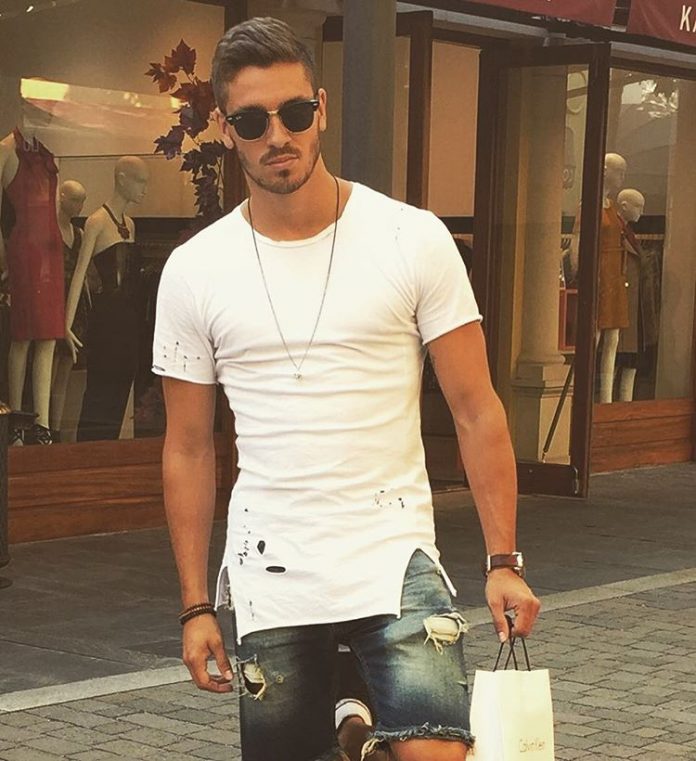 Alex Consejo presenta a su guapa mamá - Tecache.cl