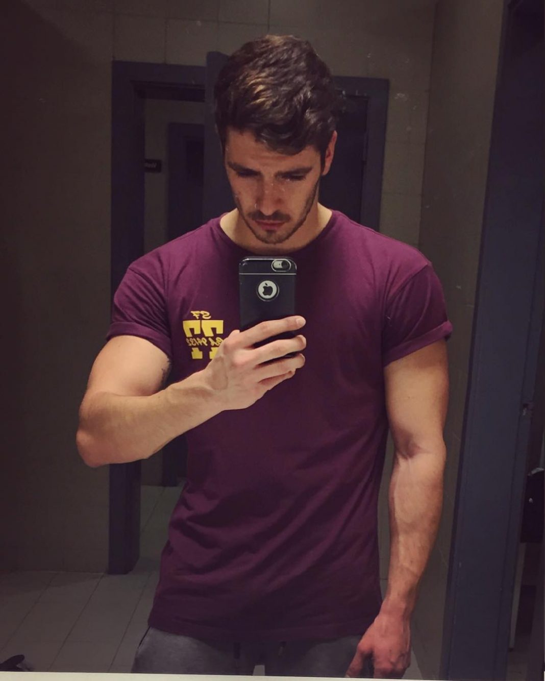 Alex Consejo presenta a su guapa mamá - Tecache.cl