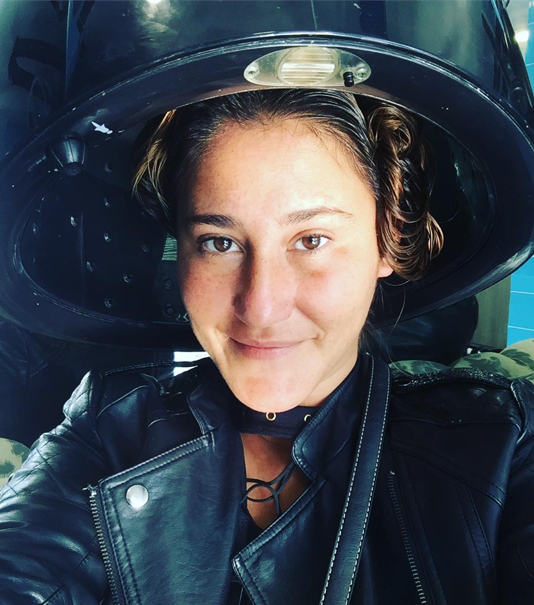 Belén Mora estrenó look del momento - Tecache.cl
