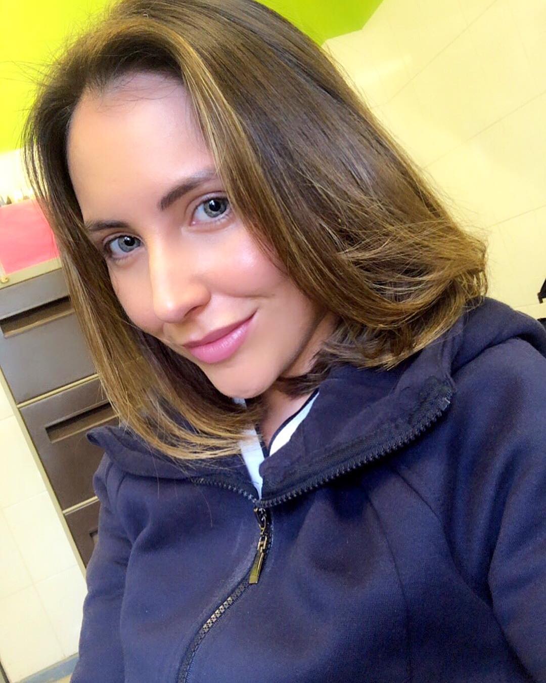 Ángela Duarte sorprende con radical cambio de look - Tecache.cl