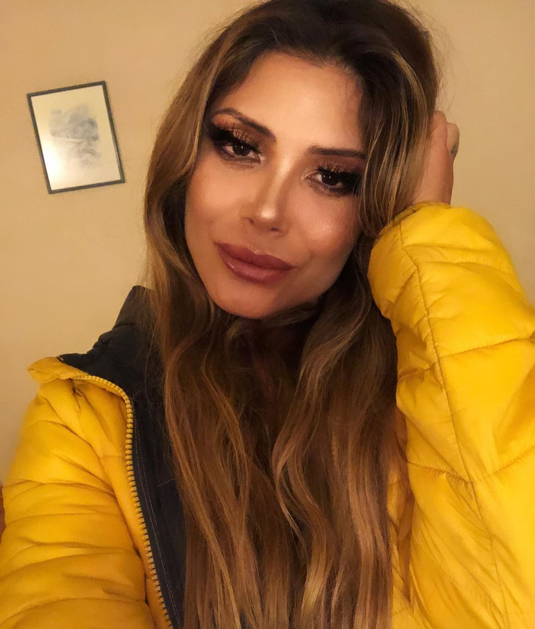 "No te favorece": Roxana Muñoz llama la atención con cargado makeup - Tecache.cl