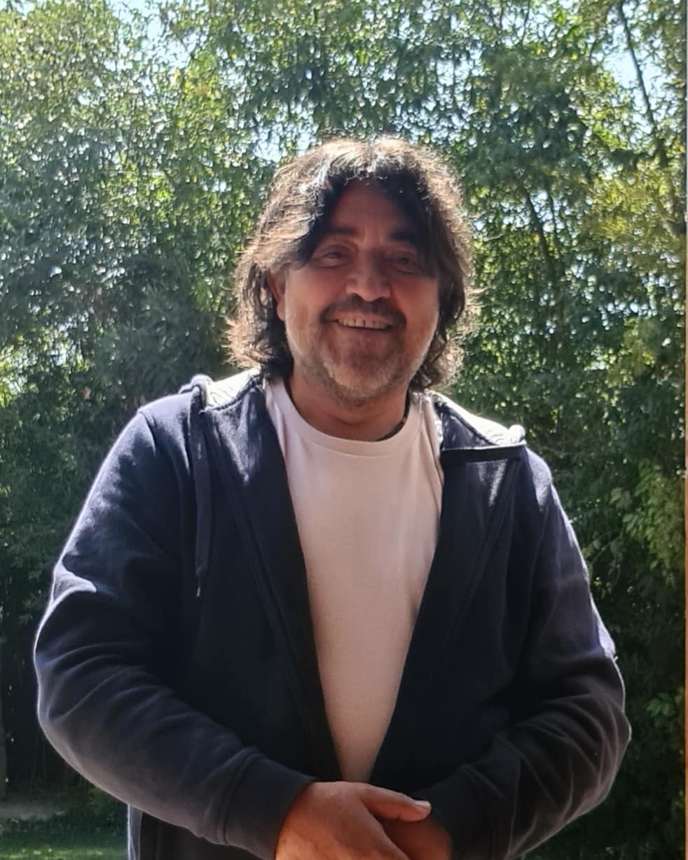 Leo Caprile recibe lluvia de bromas tras mostrar su nuevo peinado ...