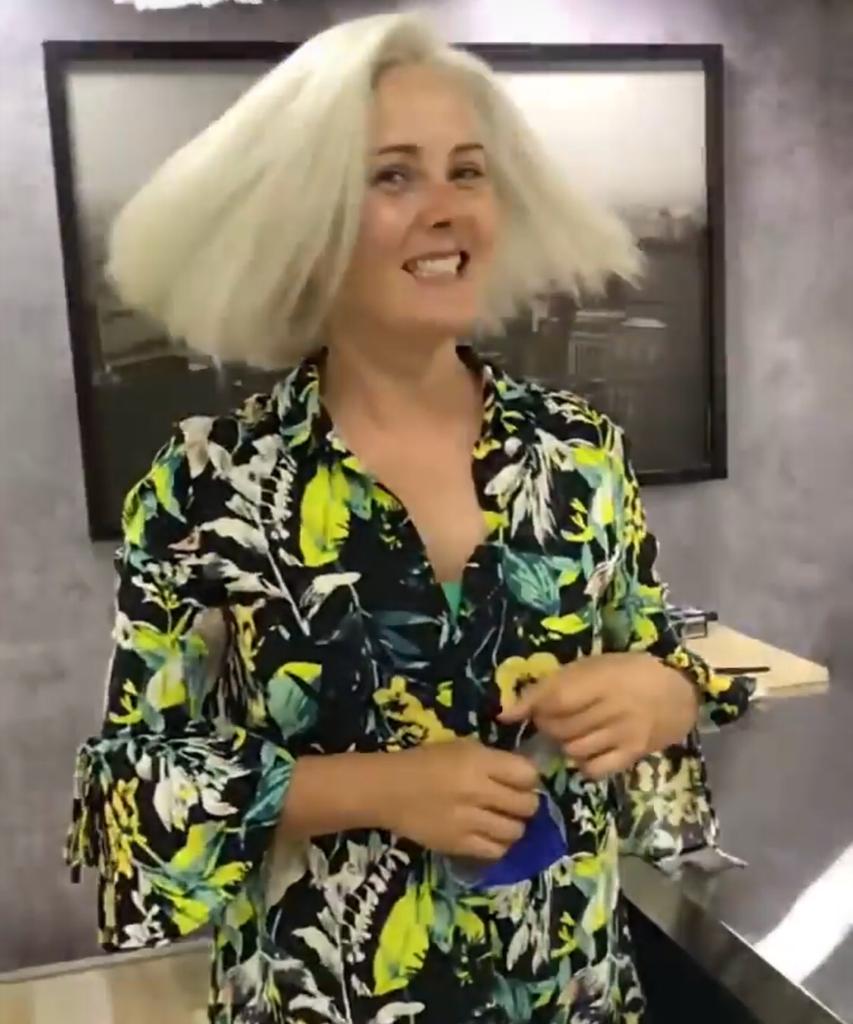 Actriz Araceli Vitta sorprende con jugado look a sus 47 años - Tecache.cl