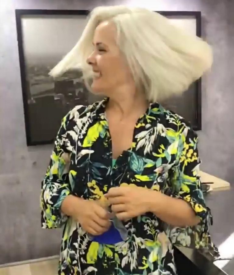 Actriz Araceli Vitta sorprende con jugado look a sus 47 años - Tecache.cl