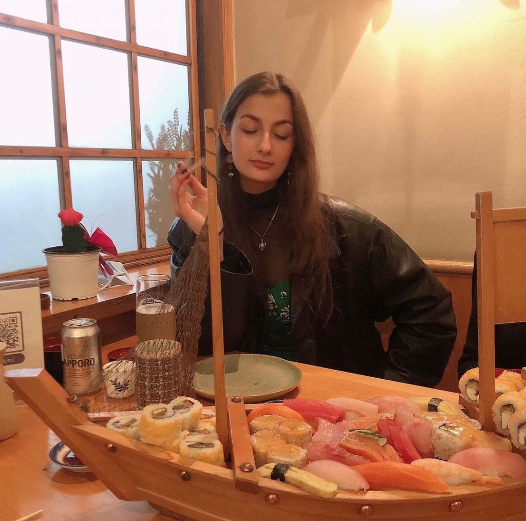 ¡Iguales! Actriz Celine Reymond celebra el cumpleaños número 18 de su ...