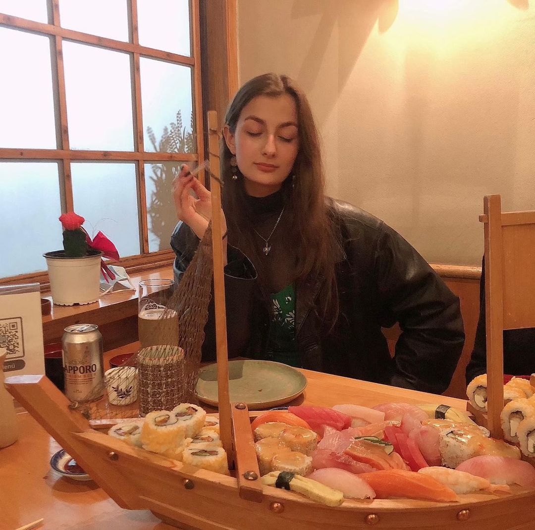 ¡Iguales! Actriz Celine Reymond celebra el cumpleaños número 18 de su ...