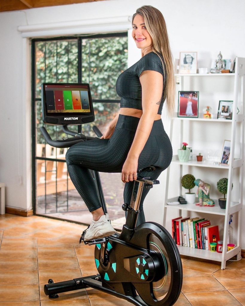 Galería: Laura Prieto encanta con sensuales fotos en la web - Tecache.cl