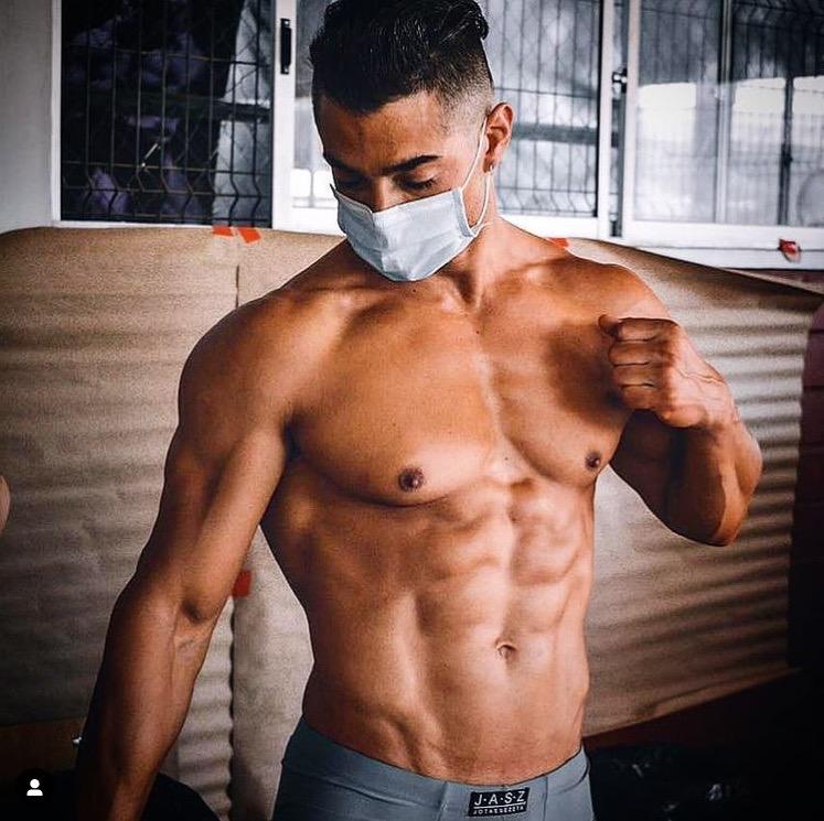 Ex integrante de "Mekano" trabaja como salvavidas y vende contenido erótico - Tecache.cl