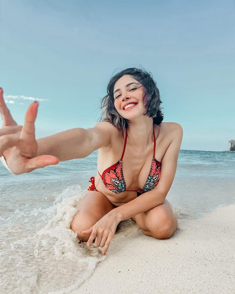 Icata deslumbra posa en diminuto bikini desde México - Tecache.cl