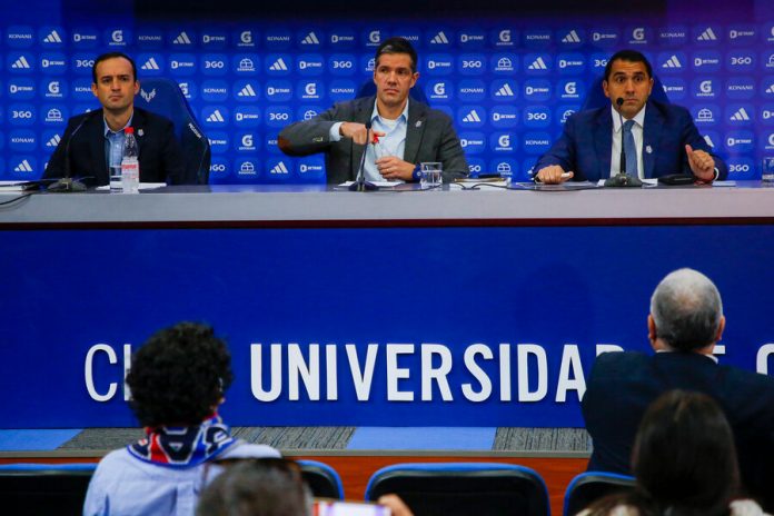 Continúa al mando: Michael Clark fue reelecto presidente de Azul Azul ...
