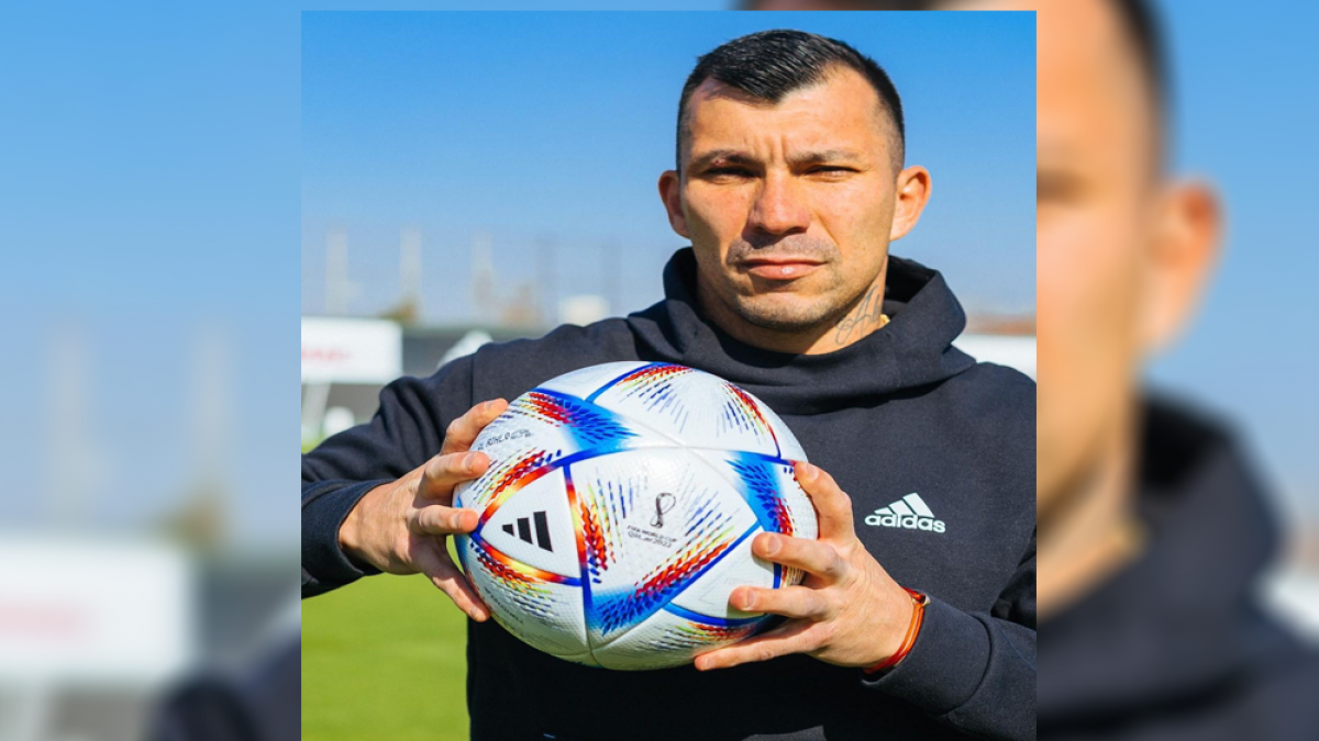 Gary Medel encendió las redes al posar con la pelota del mundial - Te ...