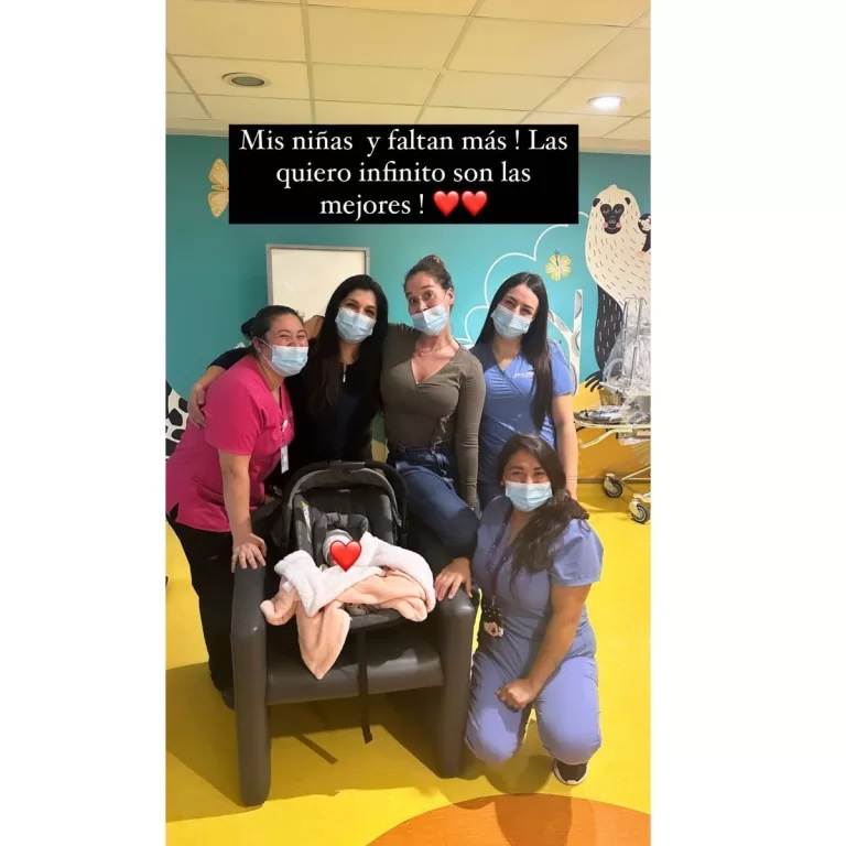 Vale Roth muestra por primera vez el rostro de su hija, Antonia: "Mezcla perfecta de los papis ...