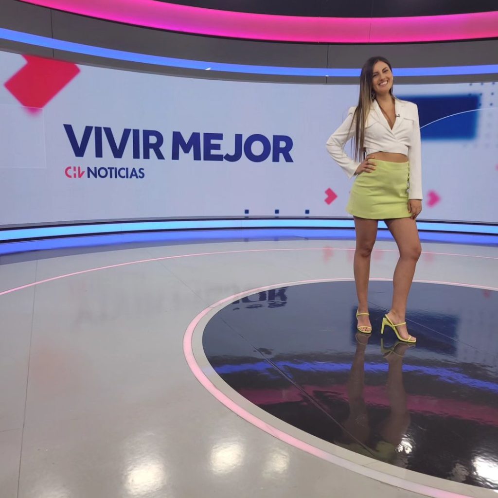 Periodista de CHV, María Paz Arancibia anuncia su arribo a plataforma para adultos - Tecache.cl