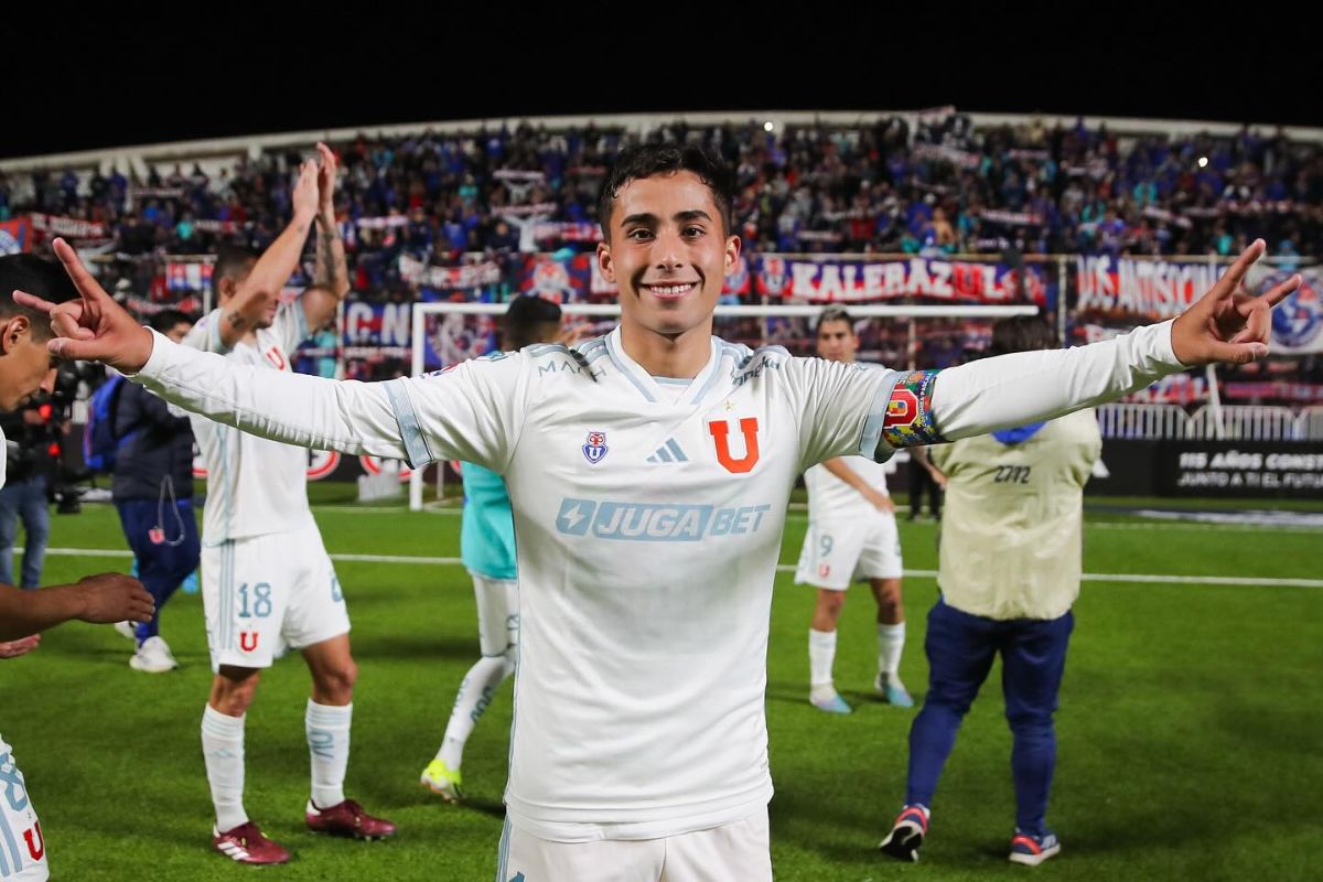 ¿Se va o se queda? Universidad de Chile recibió oferta por Lucas Assadi ...