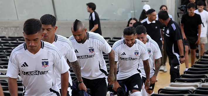 Colo Colo presenta su nueva camiseta para celebrar el Centenario - Te ...