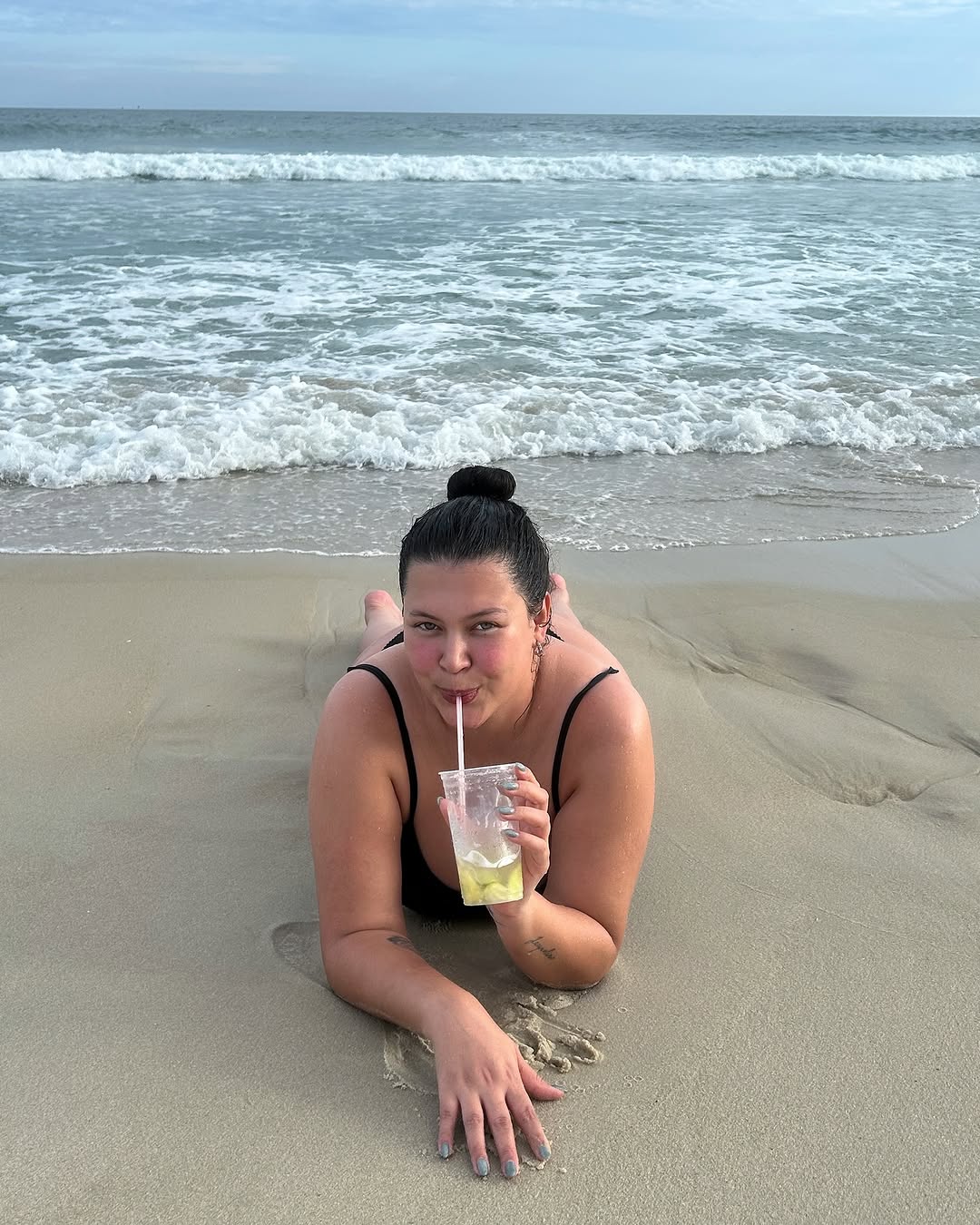 Michelle Carvalho se luce posando en traje de baño y ropa interior ...