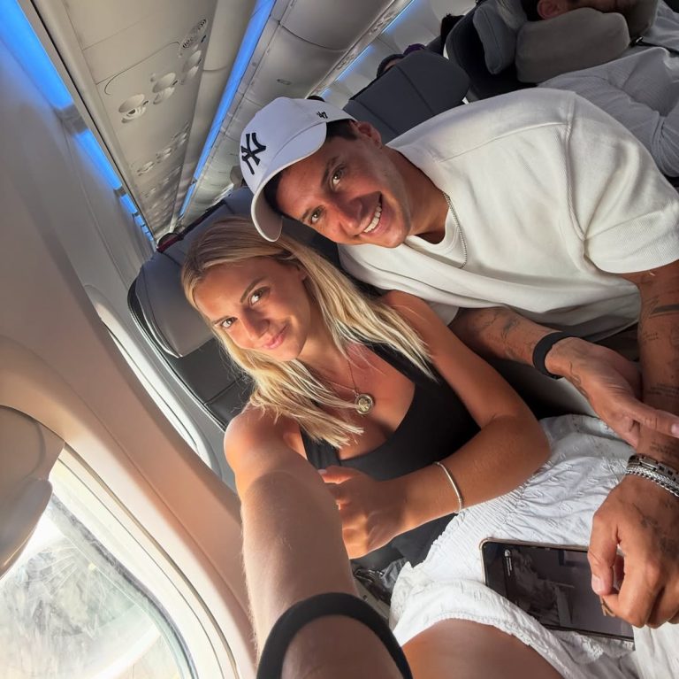 "Son todas iguales": Mel Alcalde posa junto a su nueva pareja y desata ola de comentarios ...