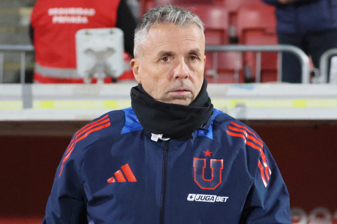 Sorpresa en la 'U': Gustavo Álvarez deja fuera a una figura clave antes ...