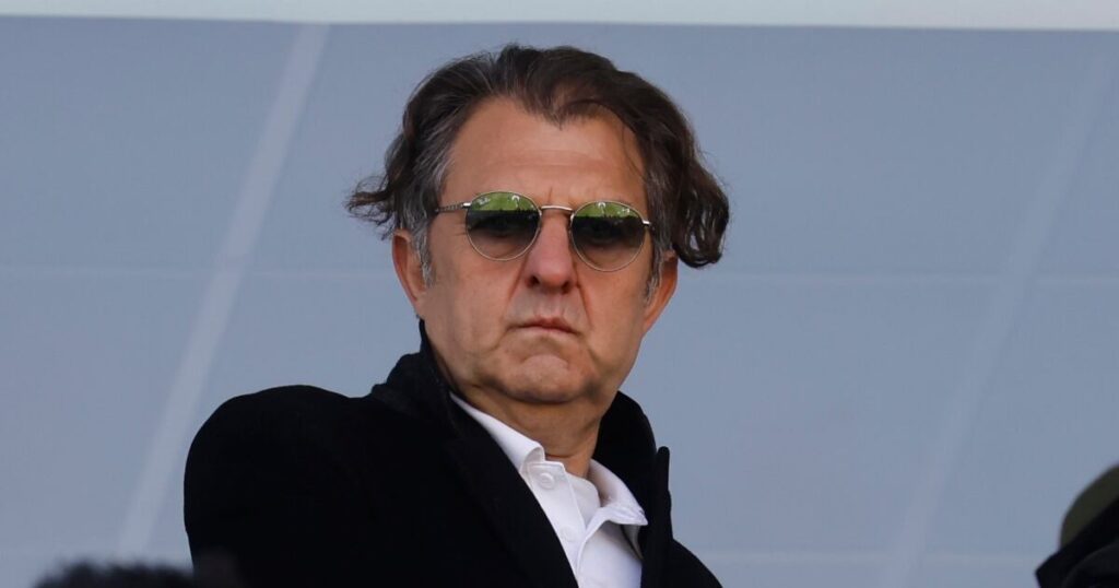 Colo Colo en crisis: En Blanco y Negro exige salida de Aníbal Mosa - Te ...