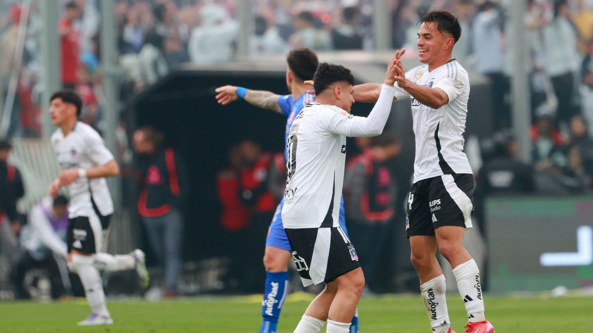 Colo Colo se impone en el Superclásico y vence por la cuenta mínima a ...
