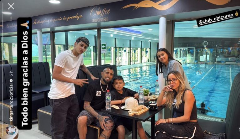 Arturo Vidal reaparece en redes con Marité Matus y sus hijos tras ...